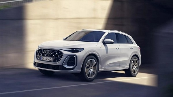 "전기로만 113km 달린다"…아우디, Q5 e-하이브리드 공개